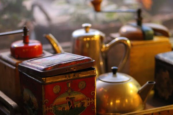 Teapot Collecting: A Guide to Building Your Own Collection